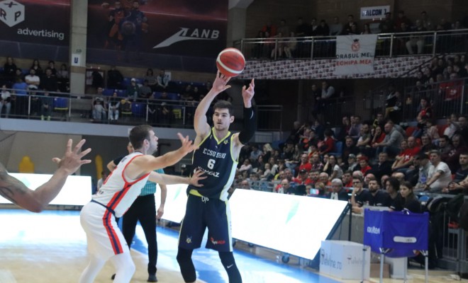 CSM Oradea revine de la -15 și câștigă derby-ul cu CSU Sibiu - Baschet ...