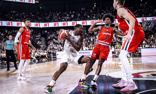 Câte meciuri a avut în acest sezon fiecare echipă din Liga Națională ...