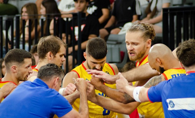 România revine de la -15 și păstrează șanse la primul loc în grupa de ...