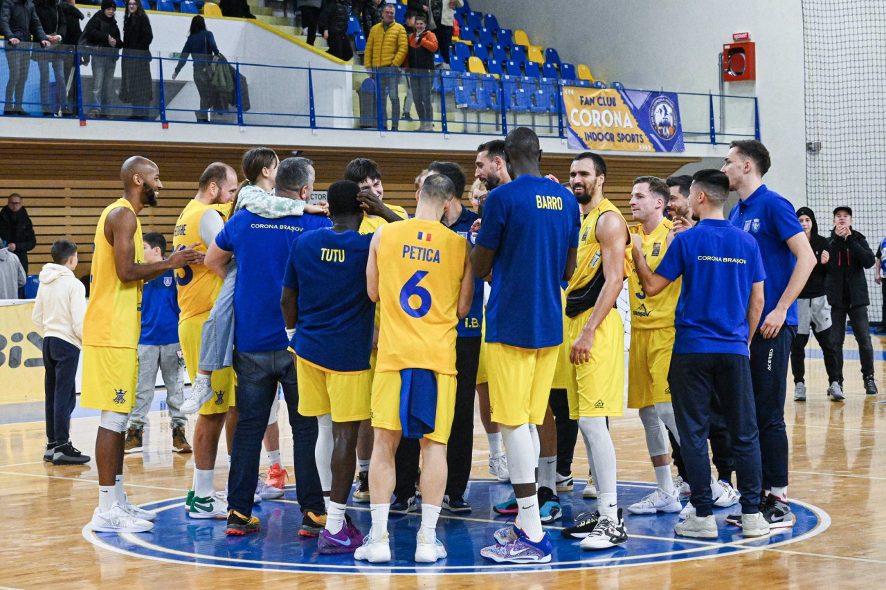 Corona Brașov ajunge la opt victorii consecutive, obținând un nou ...